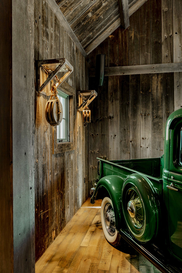 Reclaimed Skip-Planed Oak Flooring and Barn Board Paneling - Longleaf ...